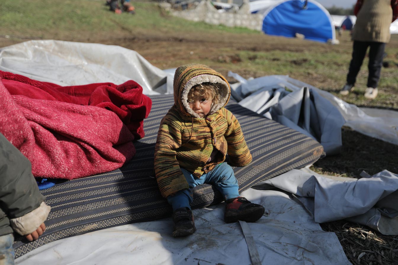 Sunny Day at Syrian Camp in pictures | tiny hand